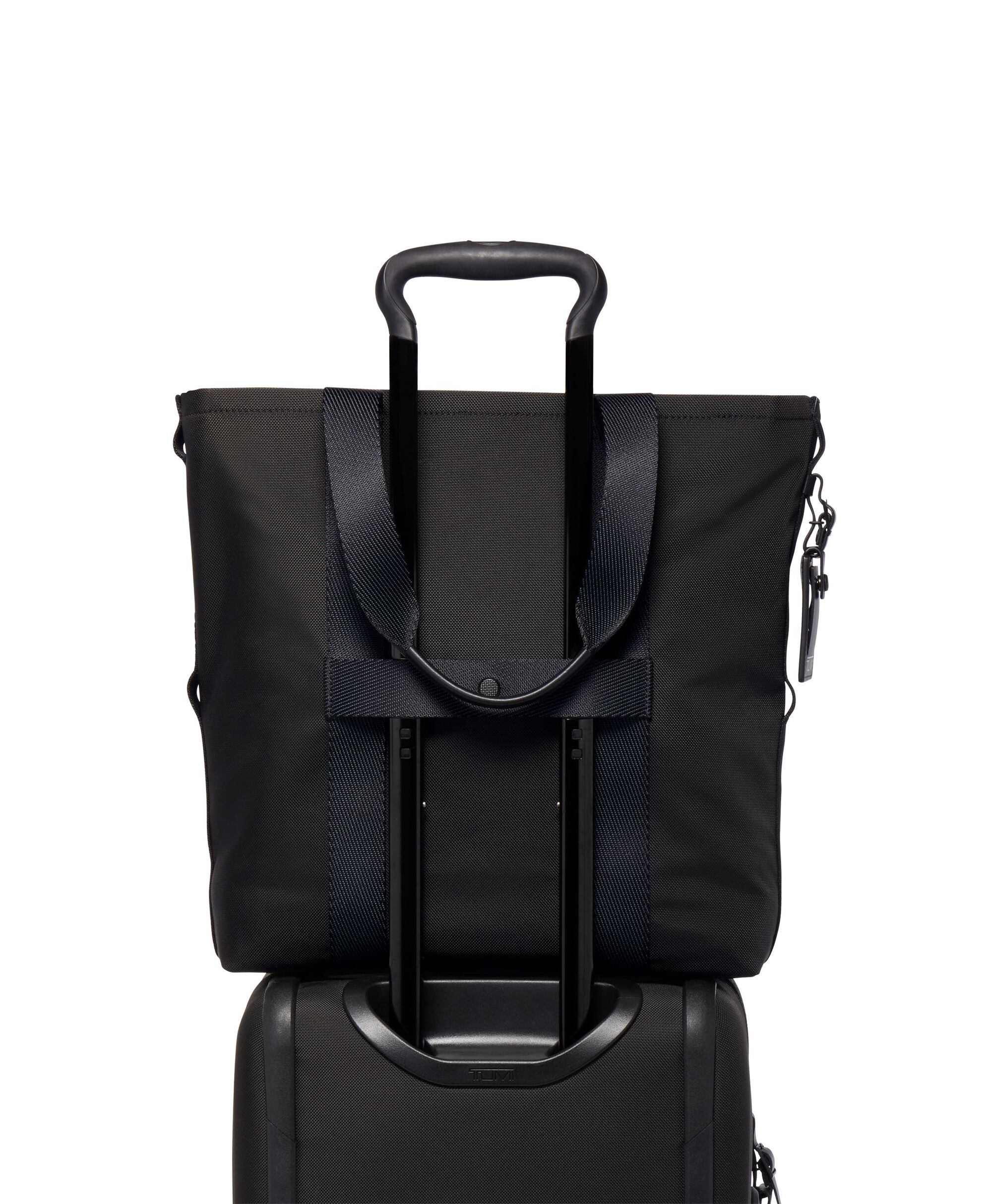 Tumi Sport Essential 北/南托特包 in 黑色 | TUMI Taiwan